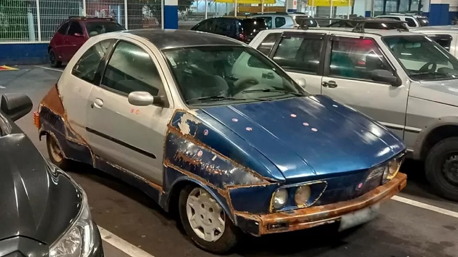 Brasileiro gasta tempo e dinheiro para transformar VW Brasília em ...